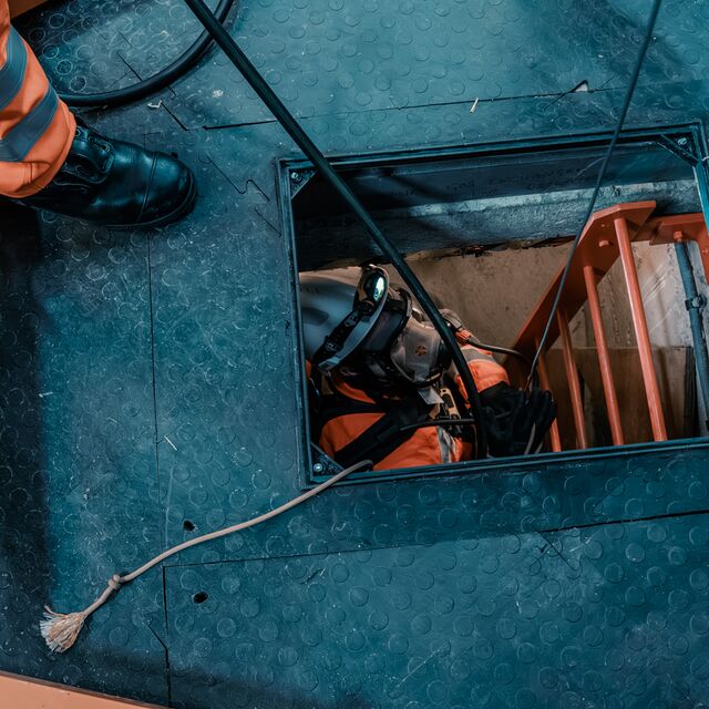 High-Risk Confined Space Entry Controller for Qualified Entrants ...